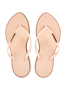 Havaianas Slim Point Sandal in Crocus Rose | REVOLVE
