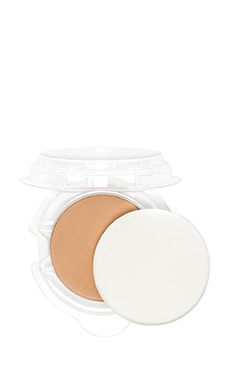 Stila Illuminating Powder Foundation in 60 Watts (Medium to Dark) | REVOLVE
