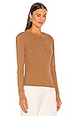 RE/DONE x Hanes 60s Slim Henley Tee in Caramel | REVOLVE