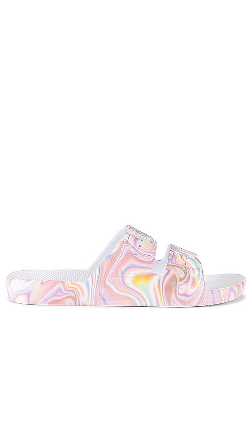 Freedom Moses Slide in Yuma & White | REVOLVE