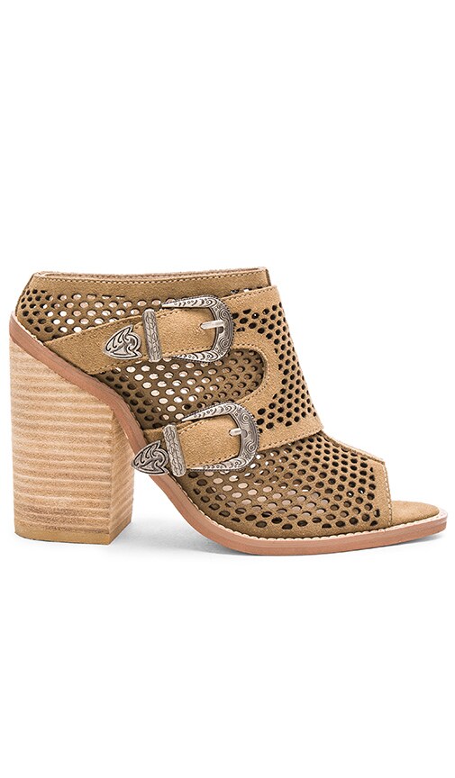 Nightwalker Blind Mule II in Sand | REVOLVE