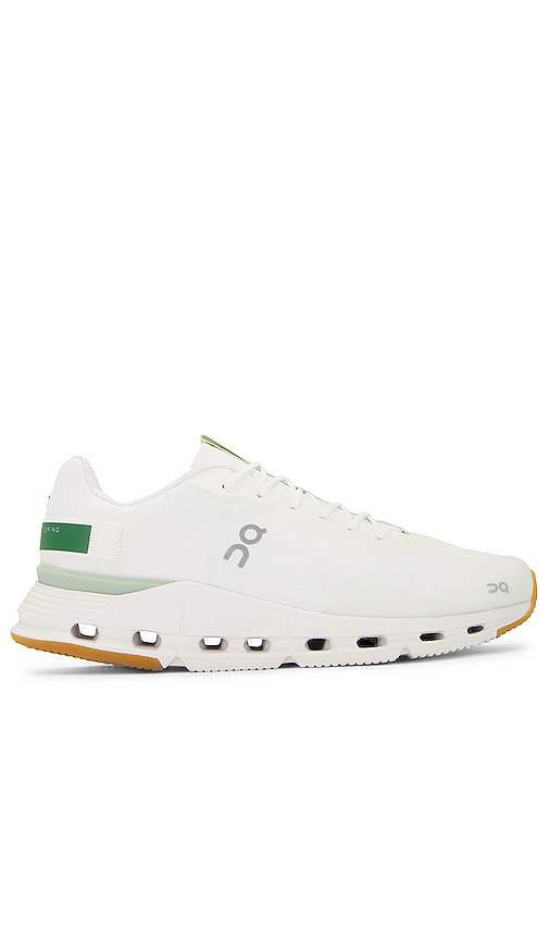 On Cloudnova Form in White & Green | REVOLVE