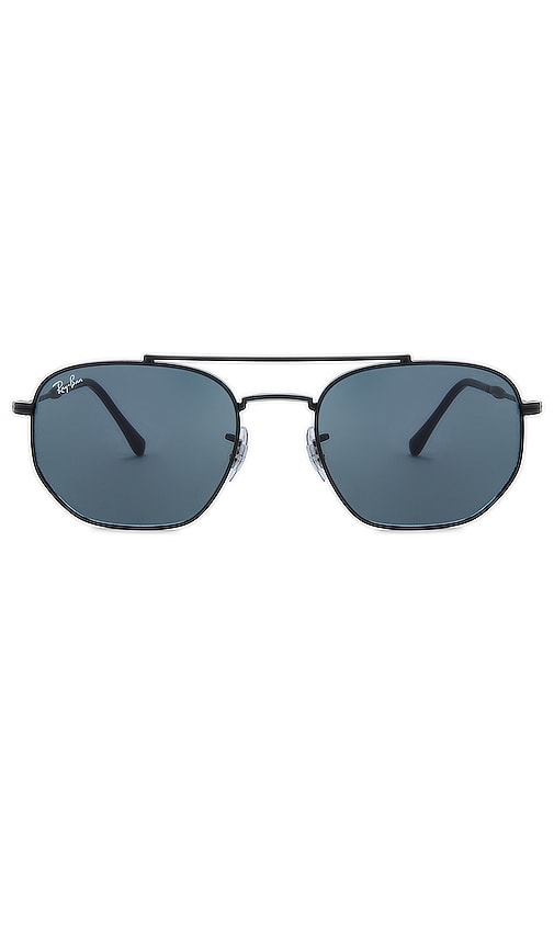 Ray-Ban Aviator in Black | REVOLVE