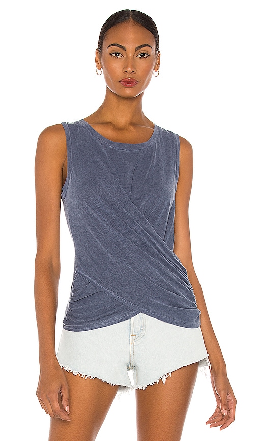 SUNDRY Sleeveless Twist Tank in Pigment Navy | REVOLVE