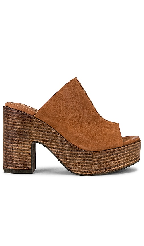 Seychelles Invigorated Heeled Mule in Tan | REVOLVE