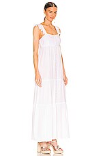 Steve Madden ROBE READY OR YACHT en White | REVOLVE