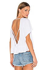 Bobi T-SHIRT en White | REVOLVE