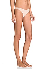 Commando Tiny Thong en True Nude | REVOLVE