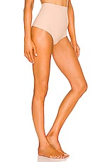 Commando TANGA CONTROL en Beige | REVOLVE