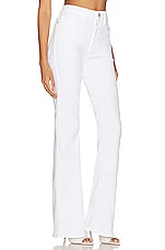 FRAME Le One Flare in Blanc | REVOLVE