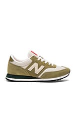 New Balance 620 Summit Sneaker in Green Olive & Beach Sand | REVOLVE