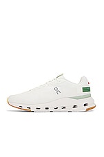 On Cloudnova Form in White & Green | REVOLVE
