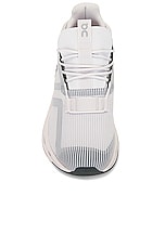 On Cloudnova Void in Frost | Jungle | REVOLVE