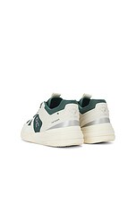 On x Oyster Tennis The Roger Clubhouse Pro in Ivory & Evergreen | REVOLVE