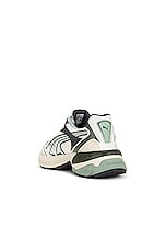 Puma Select Velophasis Technisch Sneaker in Warm White, Green Fog ...