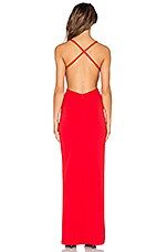 SOLACE London ROBE MAXI IRWIN en Red | REVOLVE