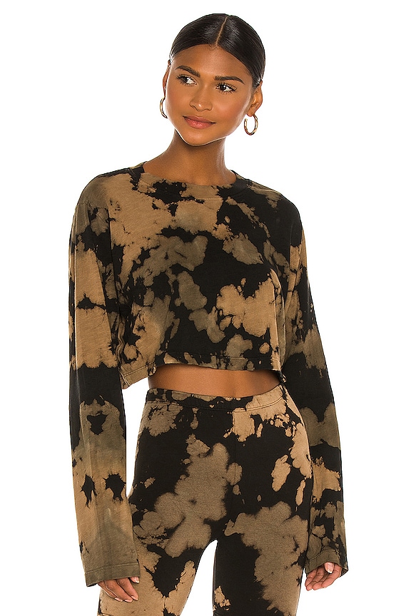 COTTON CITIZEN X REVOLVE Tokyo Crop Shirt in Toffee Blast | REVOLVE