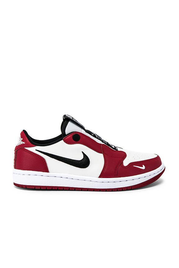 Jordan AJ1 Slip Chicago Sneaker in Red & White | REVOLVE