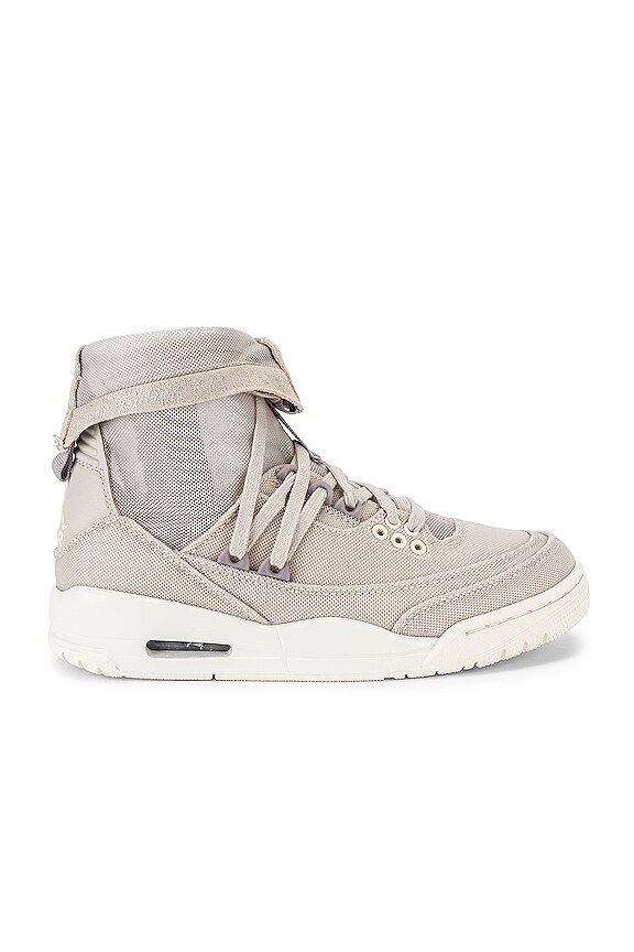 Jordan Air Jordan 3 Explorer Lite Sneaker in Desert Sand & Pale Ivory ...