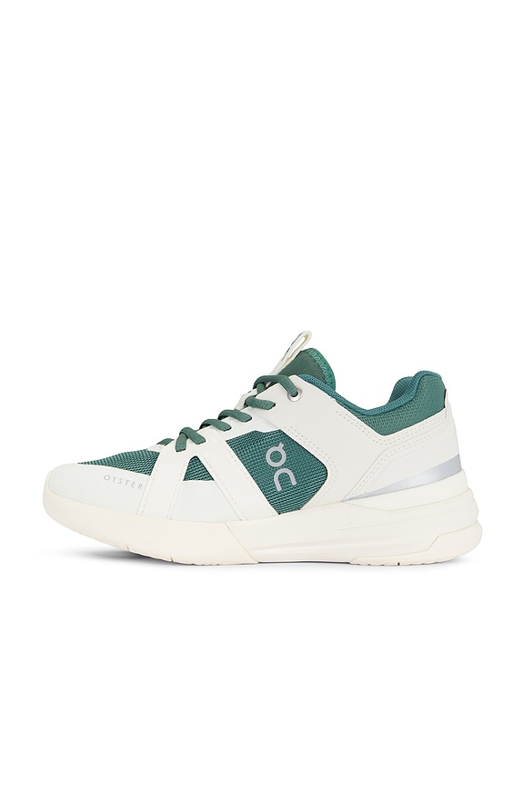 On The Roger Clubhouse Pro Oyster Sneaker in Ivory & Evergreen | REVOLVE
