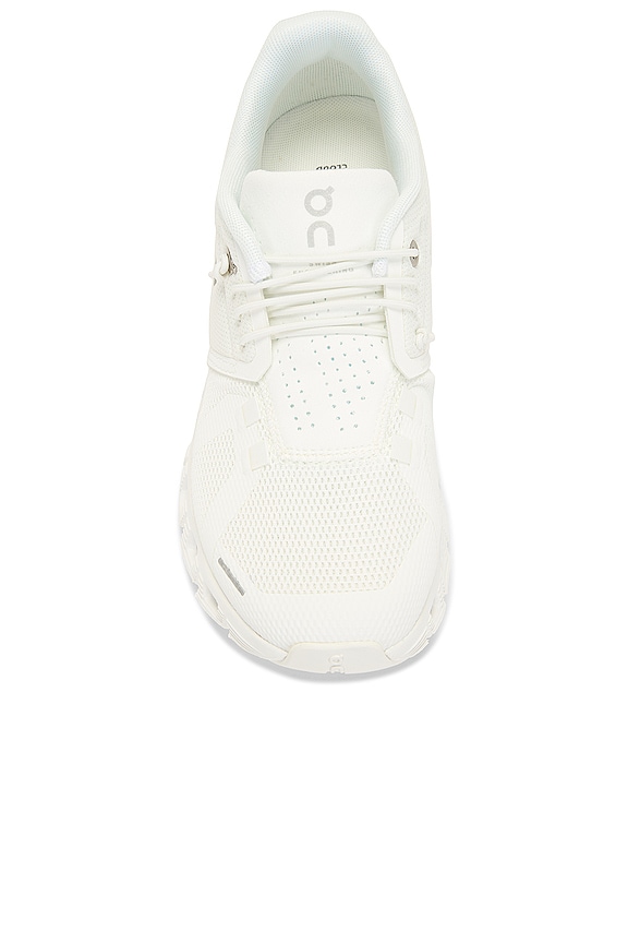 On Cloud 5 Sneaker in Undyed White | REVOLVE