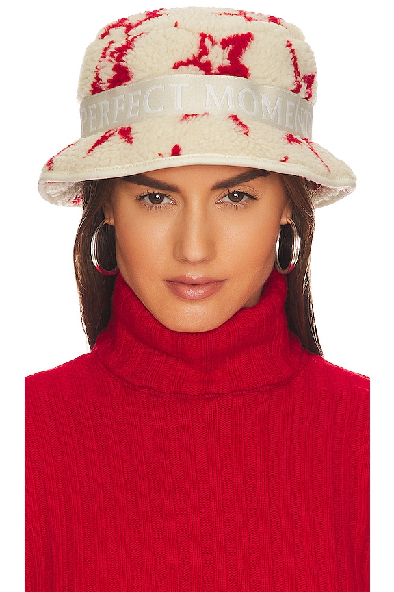 Perfect Moment Sherpa Star Hat in Red | REVOLVE