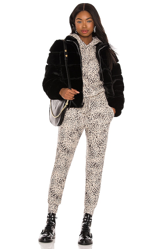 SUNDRY Leopard Pocket Jogger Sweatpants in Oatmeal | REVOLVE
