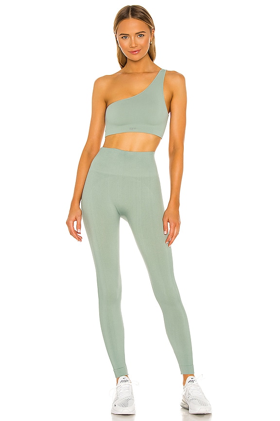SET Active X REVOLVE Leggings in Apen | REVOLVE