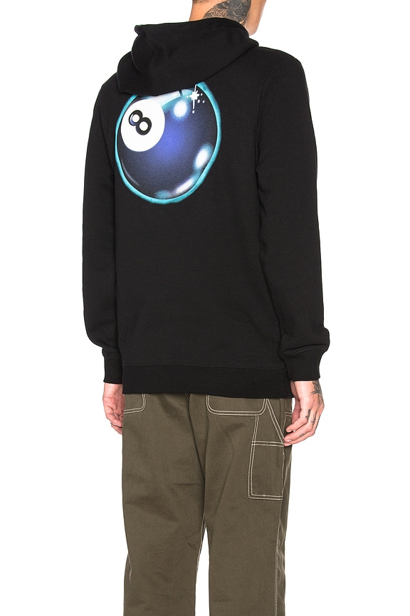Stussy SUDADERA 8 BALL en Black | REVOLVE