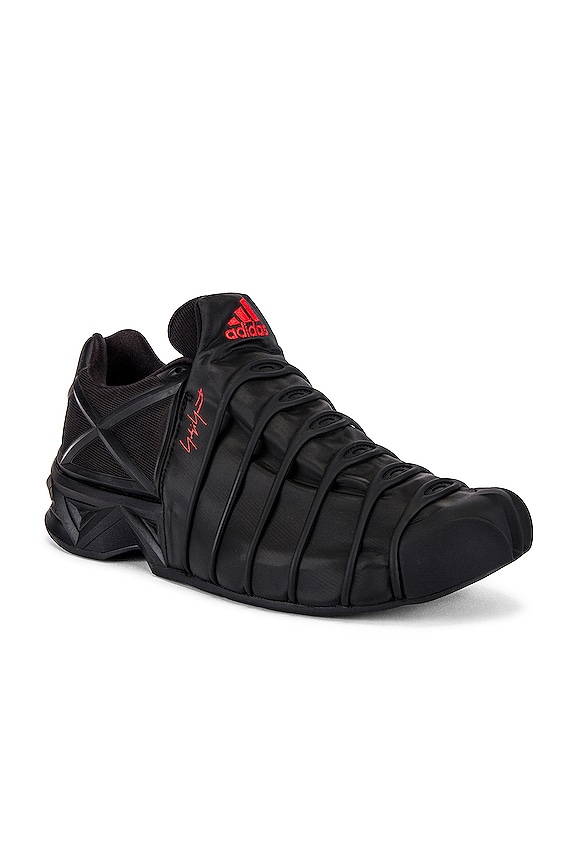 Y-3 Yuuto in Black Y3 & Black Y3 | REVOLVE