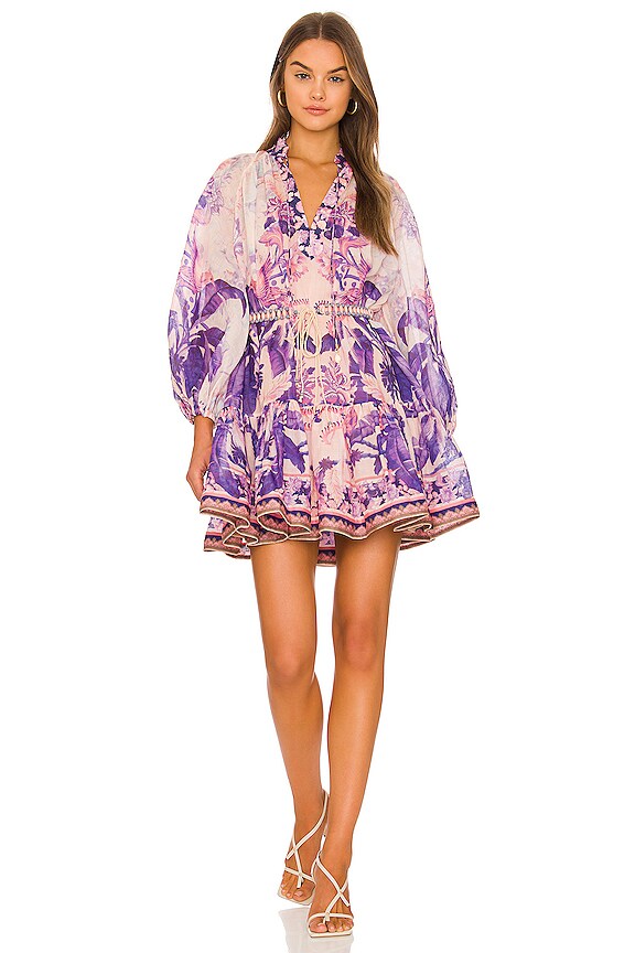 Zimmermann ROBE BILLOW MINI en Purple Palm | REVOLVE