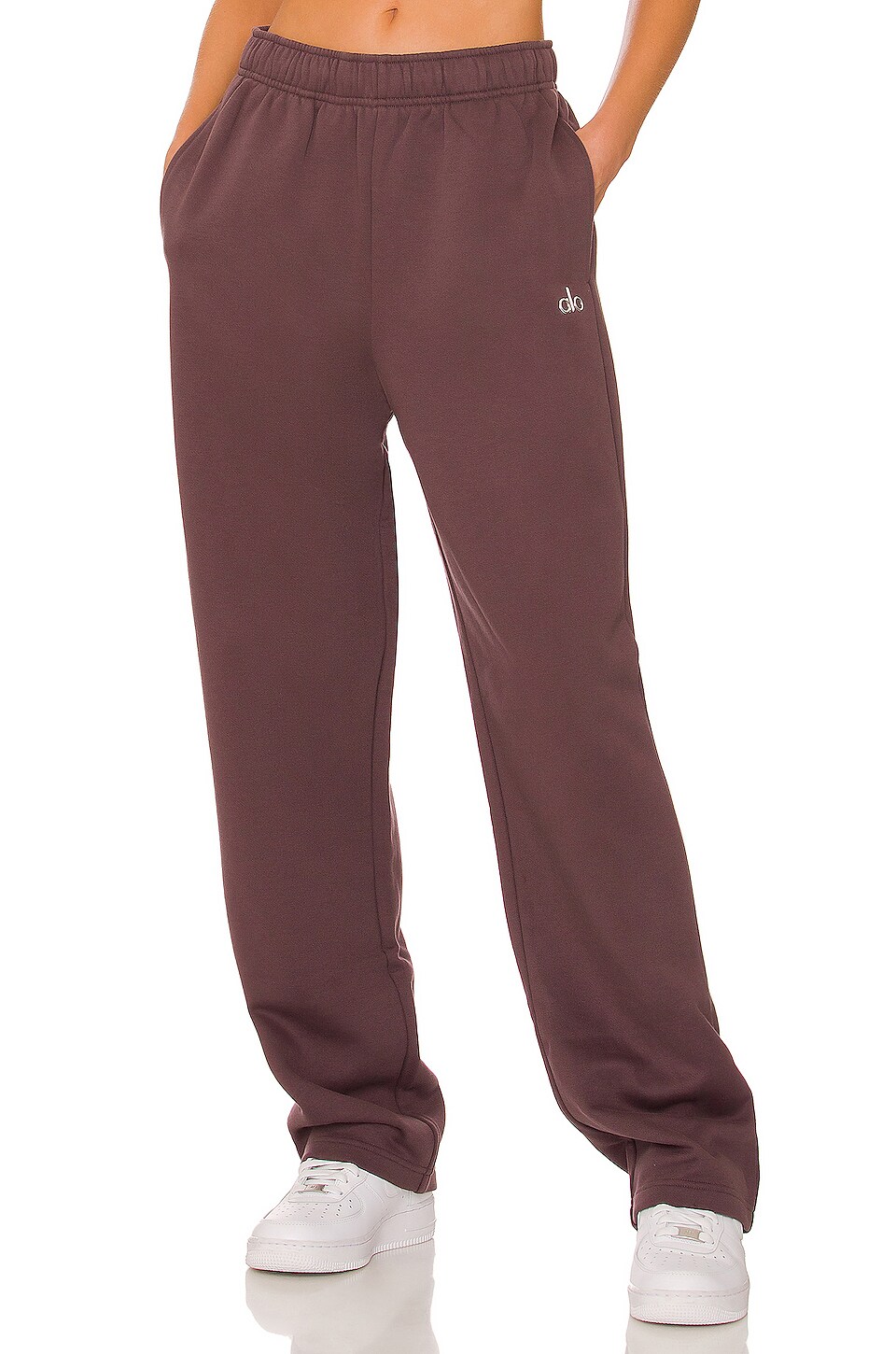 alo Accolade Straight Hem Pant in Raisin | REVOLVE