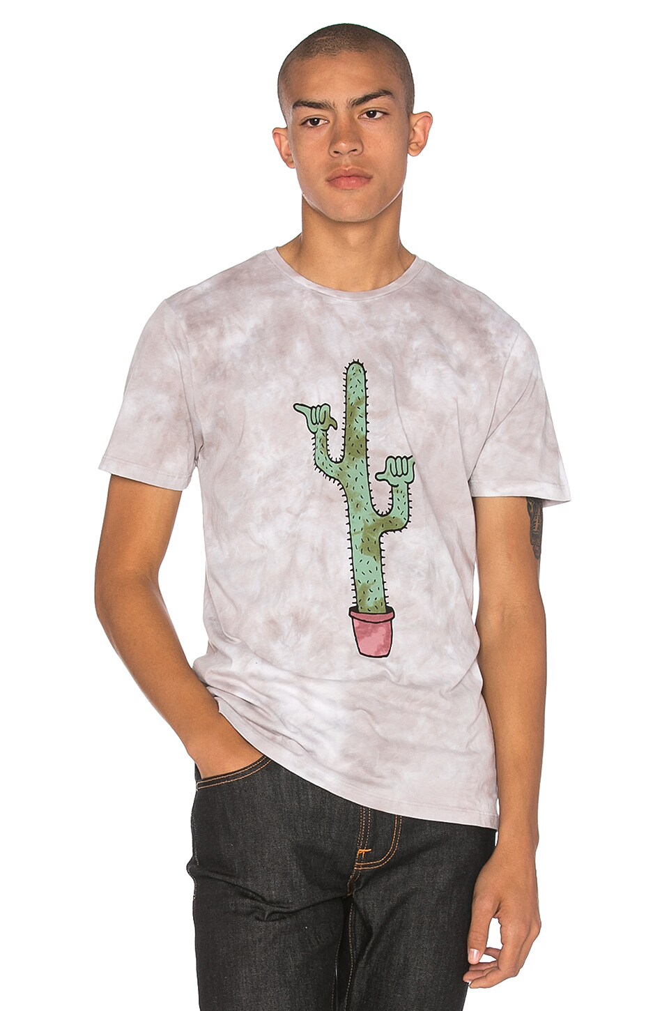 Altru Shak Tee in Bone Cloud Dye | REVOLVE