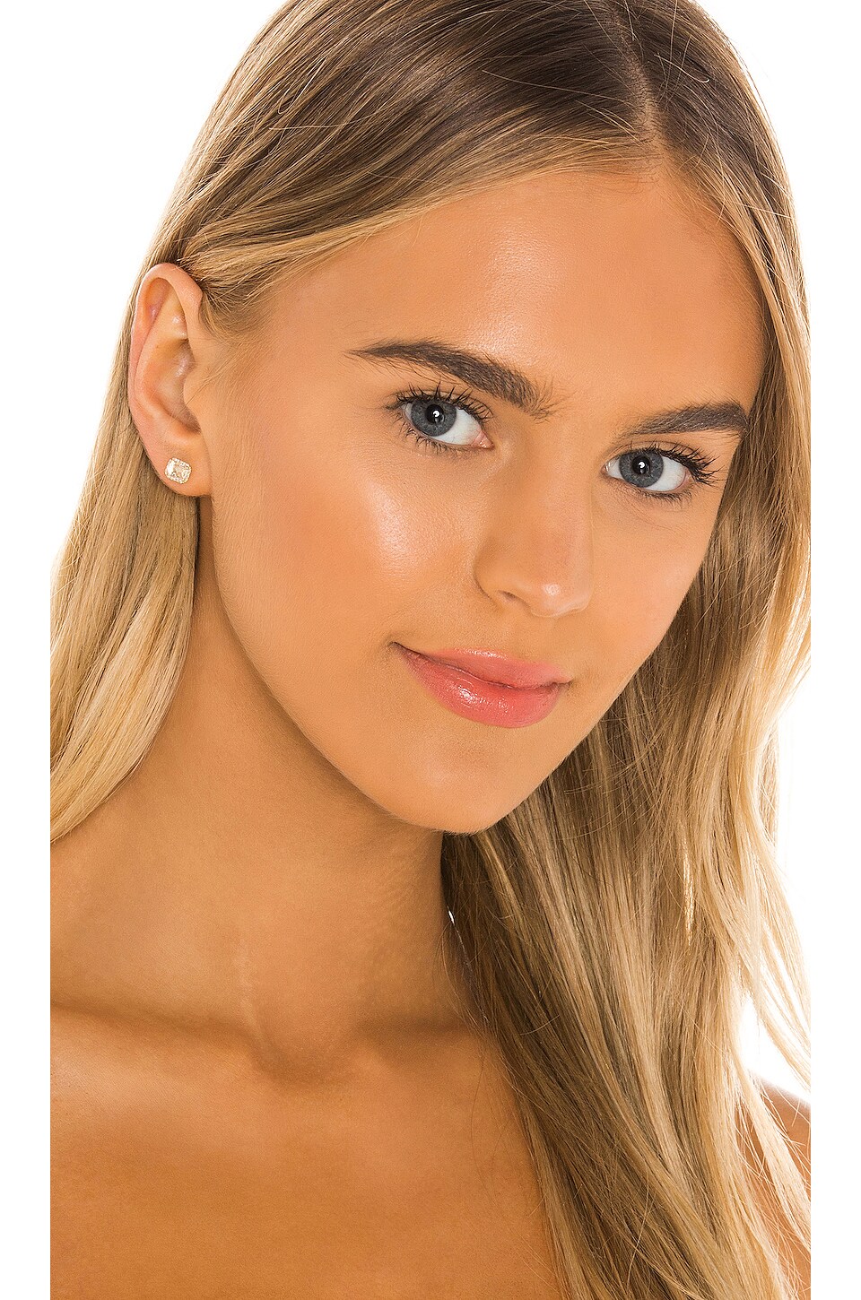 EF COLLECTION PENDIENTES DE TACHUELA en Gold | REVOLVE