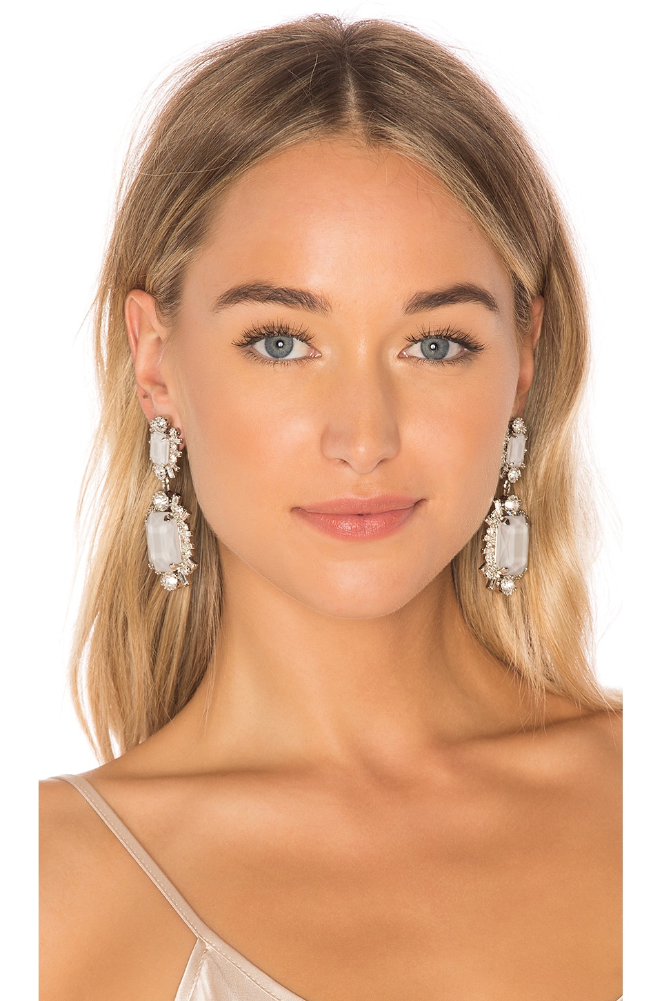 Elizabeth Cole BOUCLES D'OREILLES PIPER en Poppy | REVOLVE