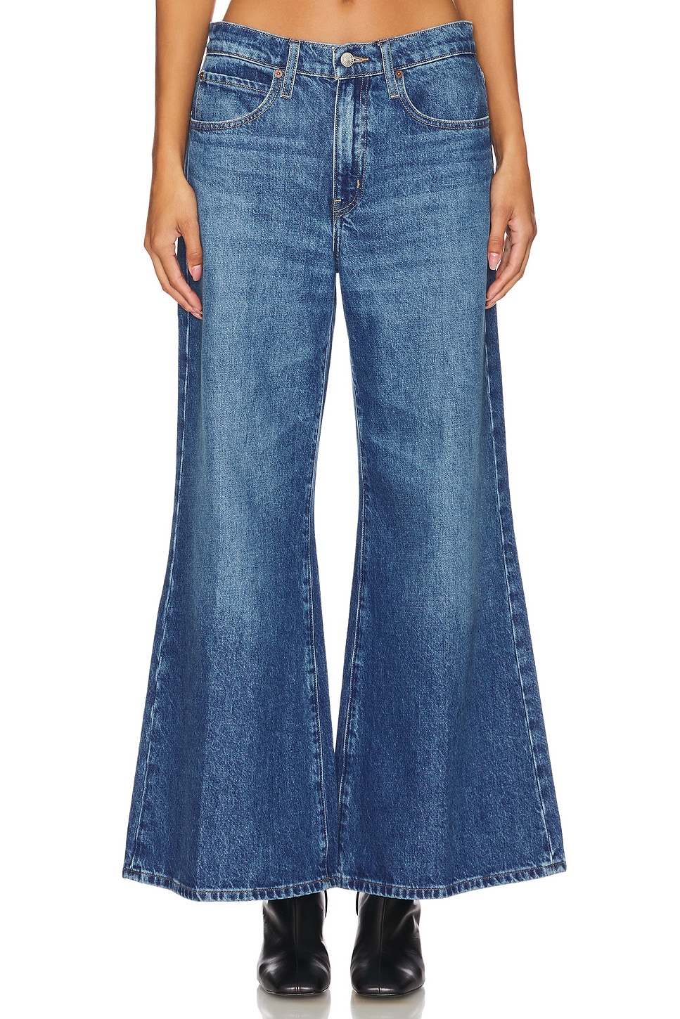 FRAME Pixie Petite Easy Wide Flare in Lucite | REVOLVE