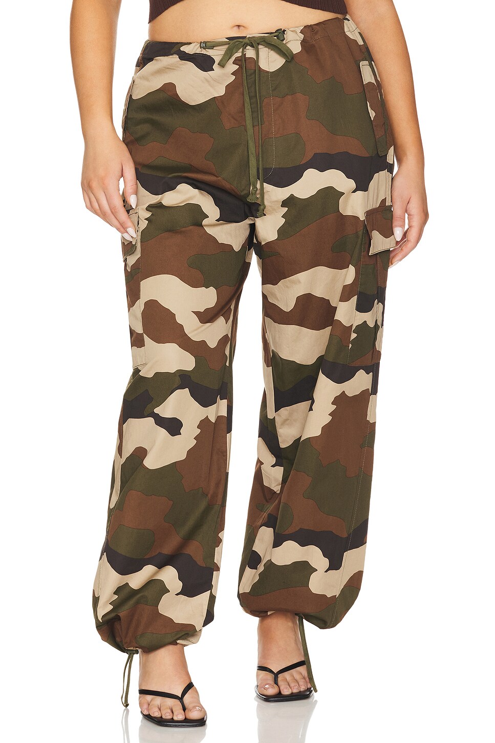 Good American Parachute Pant in Fatigue Green Amo01 | REVOLVE