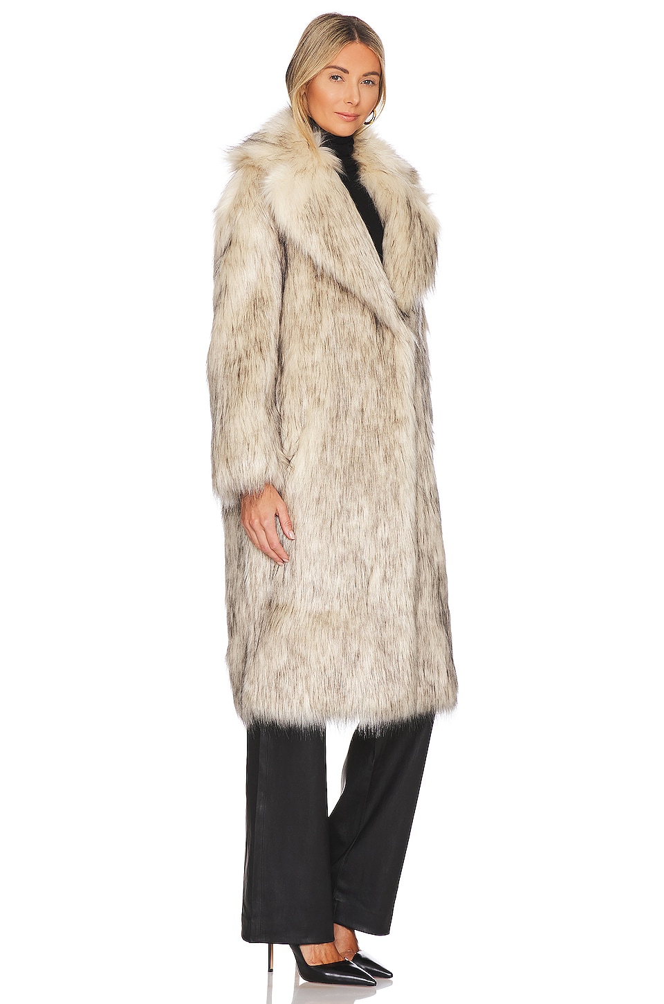 Jakke Katie Faux Fur Coat in Winter White | REVOLVE