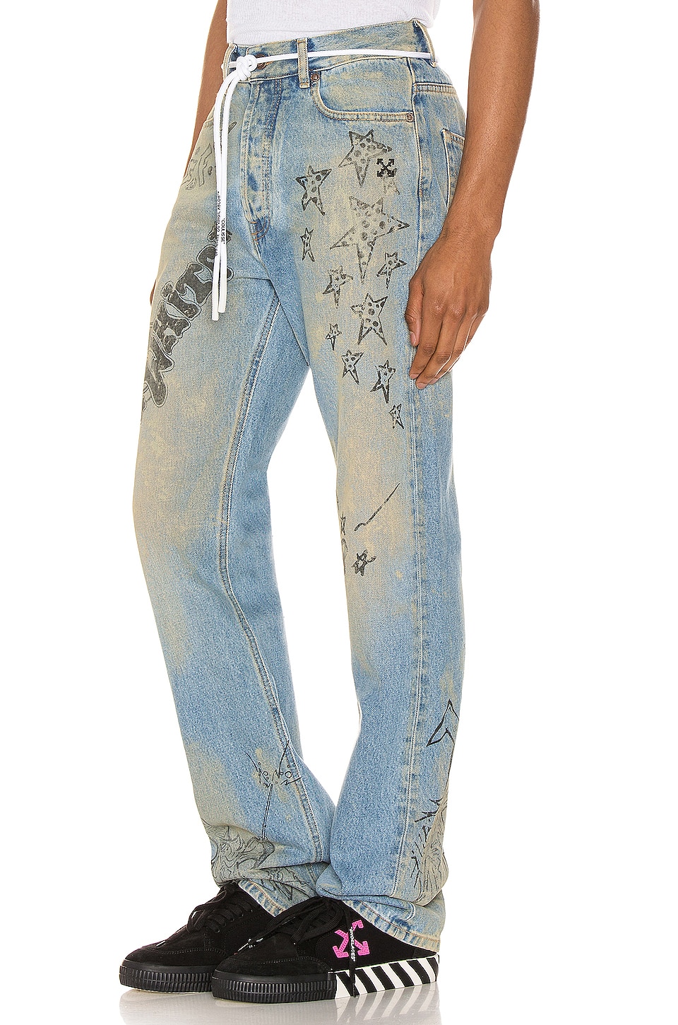OFF-WHITE Wizard Relaxed Fit Jeans in Extreme Bleach | REVOLVE