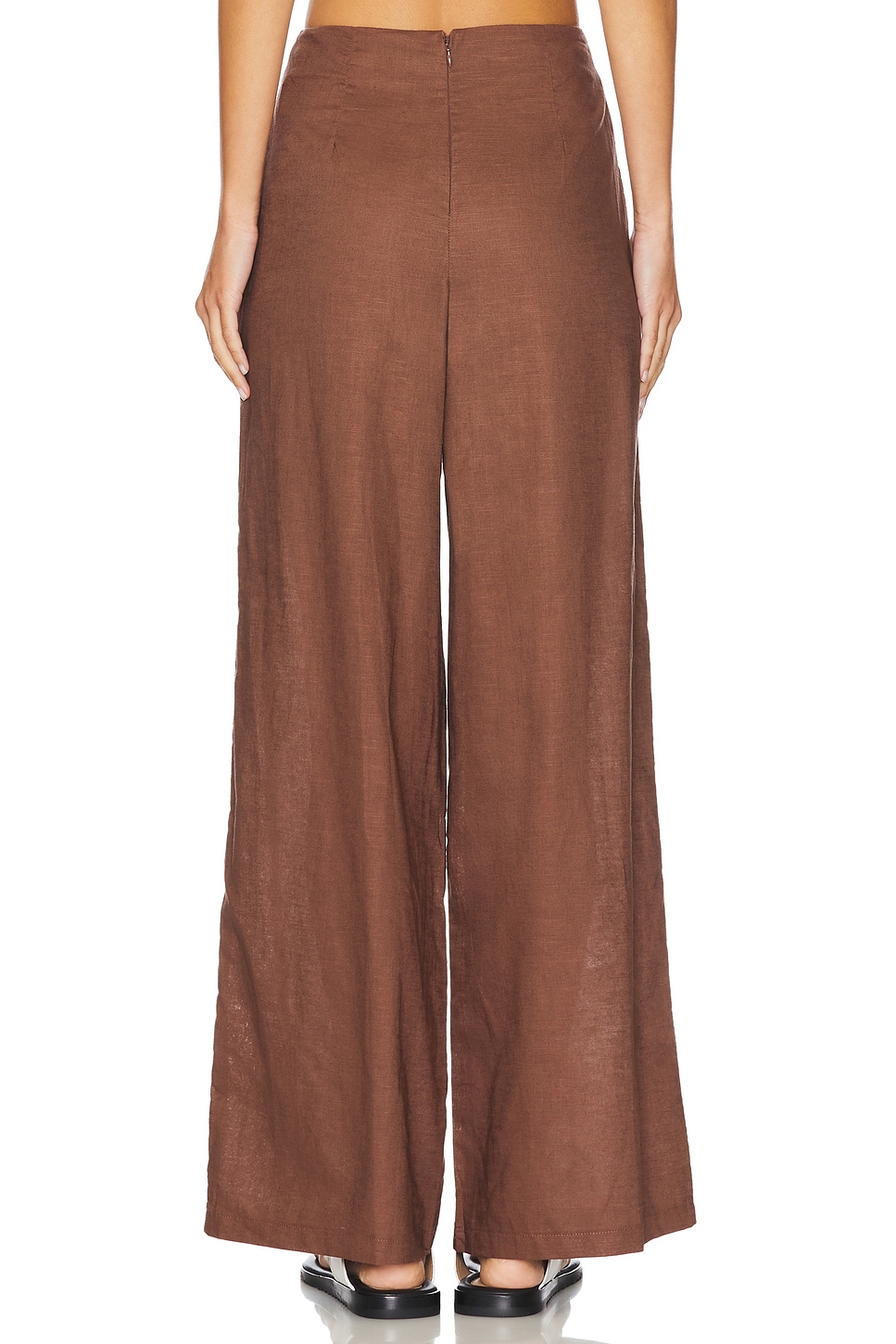 SNDYS x REVOLVE Nina Linen Pant in Mocha | REVOLVE