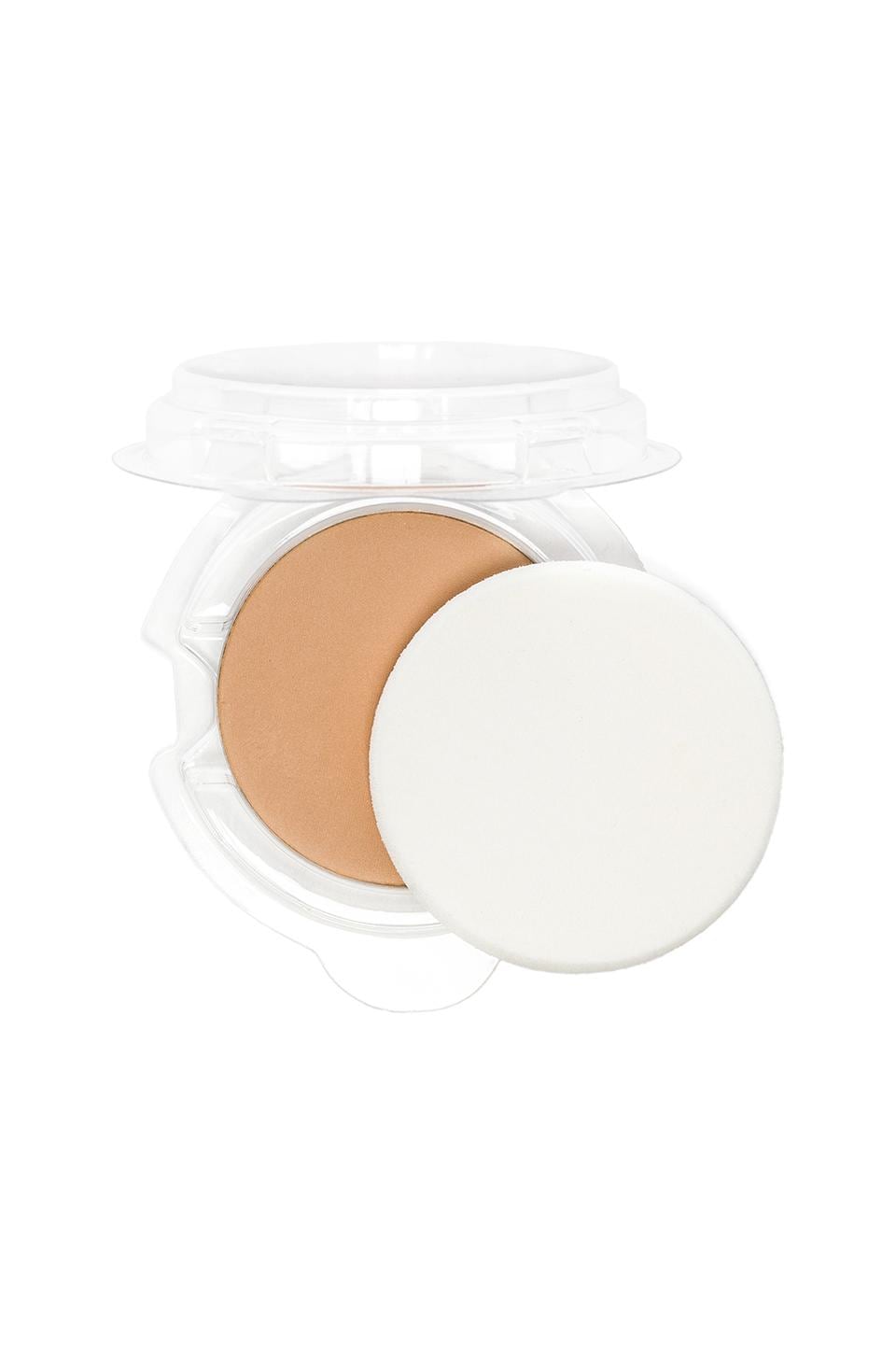 Stila Illuminating Powder Foundation in 60 Watts (Medium to Dark) | REVOLVE