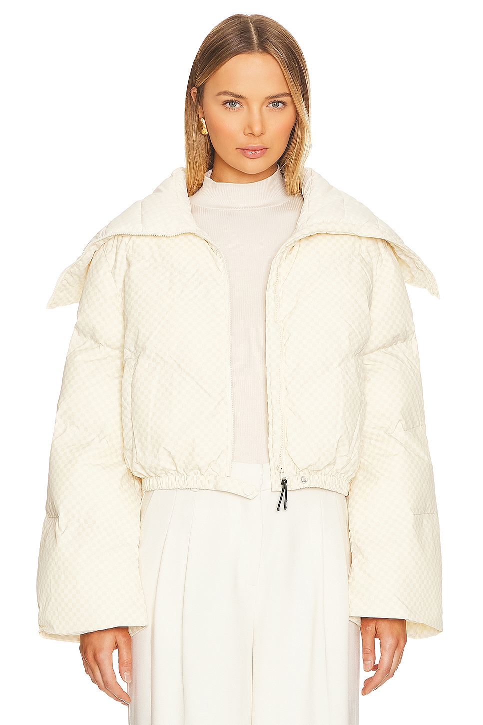 Toast Society Iris Puffer in Ivory | REVOLVE