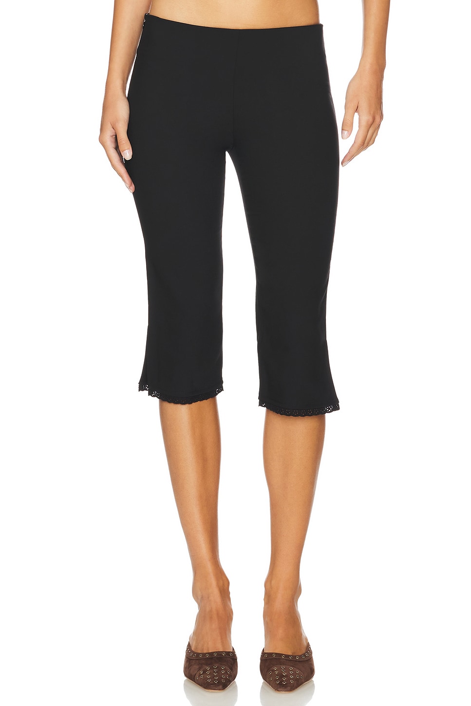 Zemeta Mary Capri Pants in Black | REVOLVE